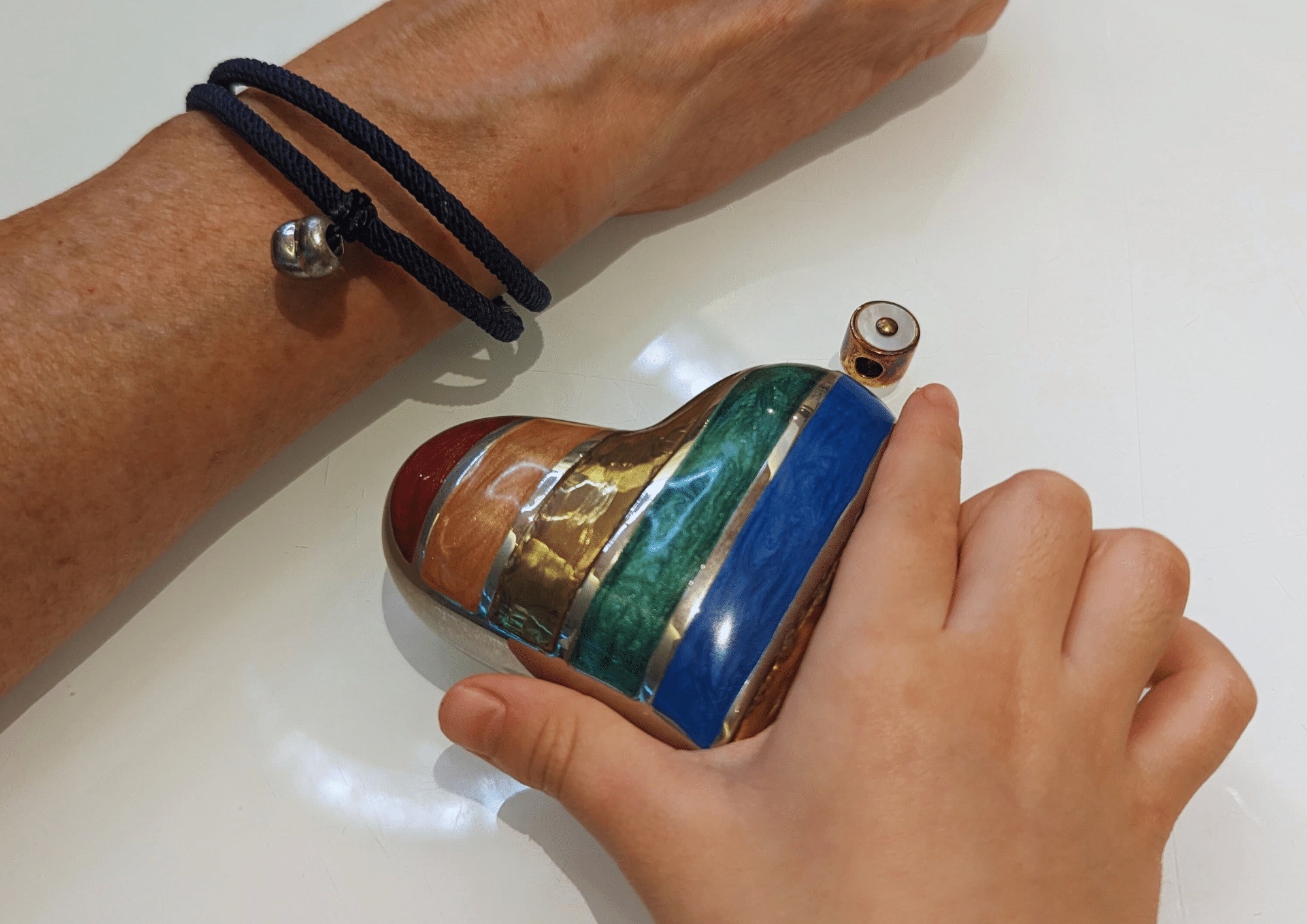 Choosing a Cremation Urn: Materials and Meaningful Choices